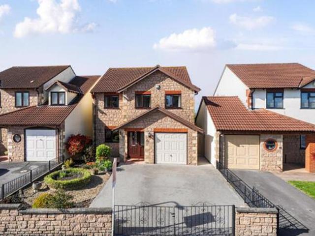 3 Bedroom Detached House For Sale In Walton