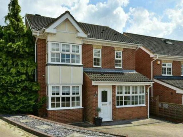 3 Bedroom Detached House For Sale In Waltham Cross