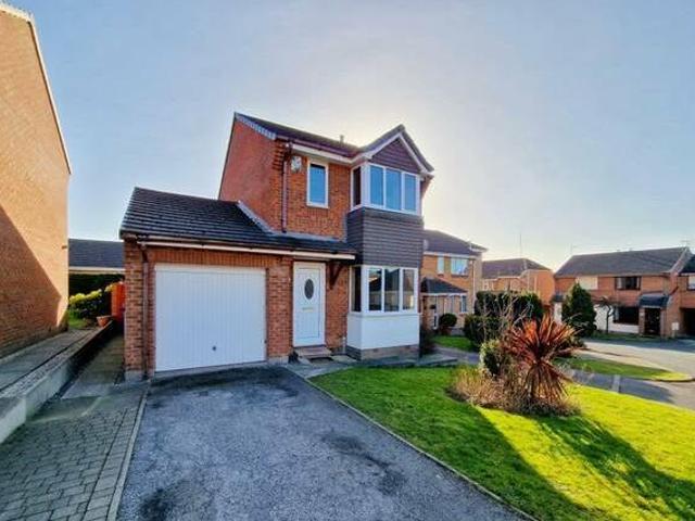 3 bedroom detached house for sale in Wareham Grove Dodworth Barnsley S75 3LU S75