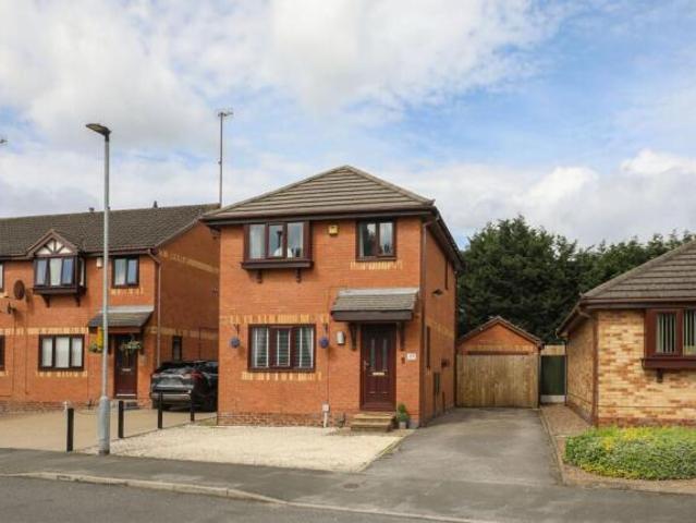3 bedroom detached house for sale in Wetherby Drive, Swallownest, S26