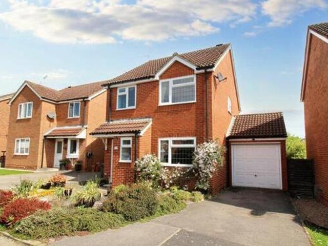 3 Bedroom Detached House For Sale In Weavering