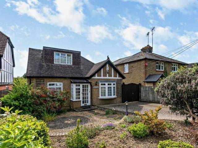 3 Bedroom Detached House For Sale In Weavering