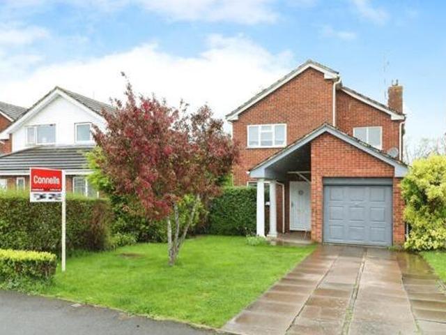 3 Bedroom Detached House For Sale In Wellesbourne