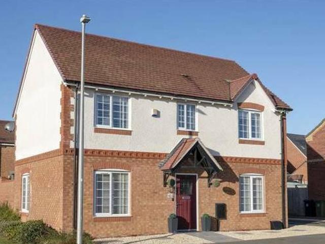 3 bedroom detached house for sale in Wellesley Avenue Southam CV47