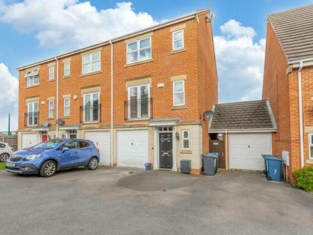 3 Bedroom Detached House For Sale In West Bridgford, Nottingham