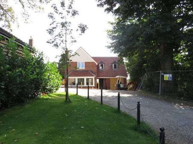 3 bedroom detached house for sale in West Coker Road Yeovil BA20