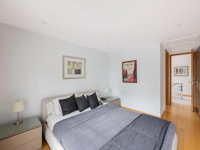 3 bedroom detached house for sale in West Heath Road, London, NW3