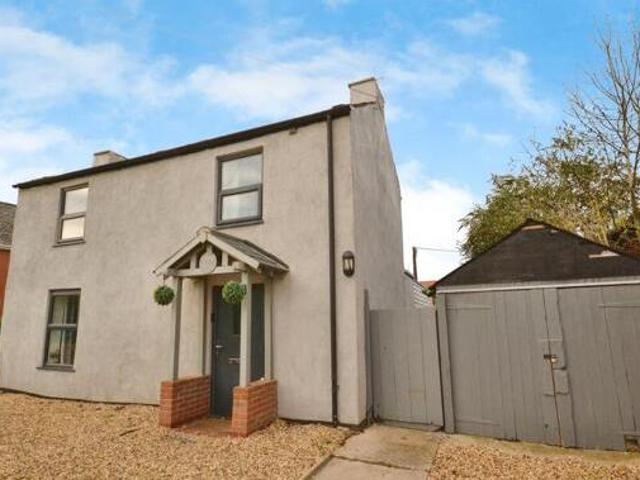 3 Bedroom Detached House For Sale In Weston Hills