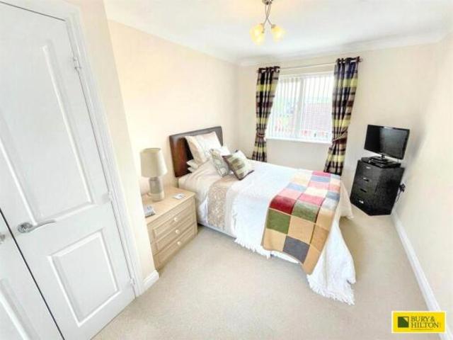 3 bedroom detached house for sale in Weston Road. Stoke On Trent, ST3