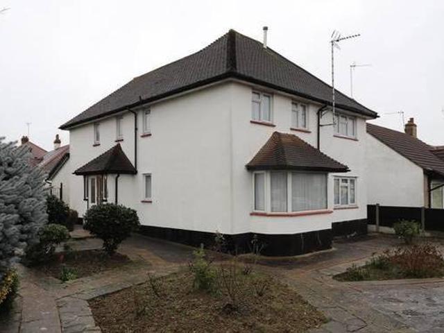3 bedroom detached house for sale in Westcliff On Sea SS0