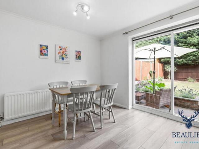 3 bedroom detached house for sale in Westerdale, Chelmsford, CM1 6, CM1