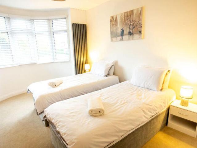 3 bedroom detached house for sale in Western Boulevard, Nottingham, NG8