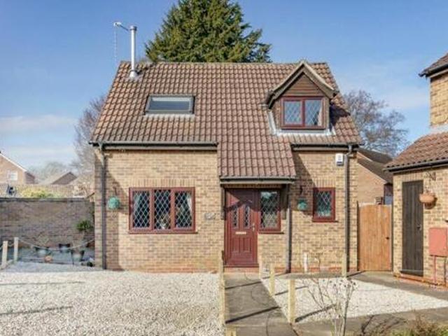 3 Bedroom Detached House For Sale In Wheatley