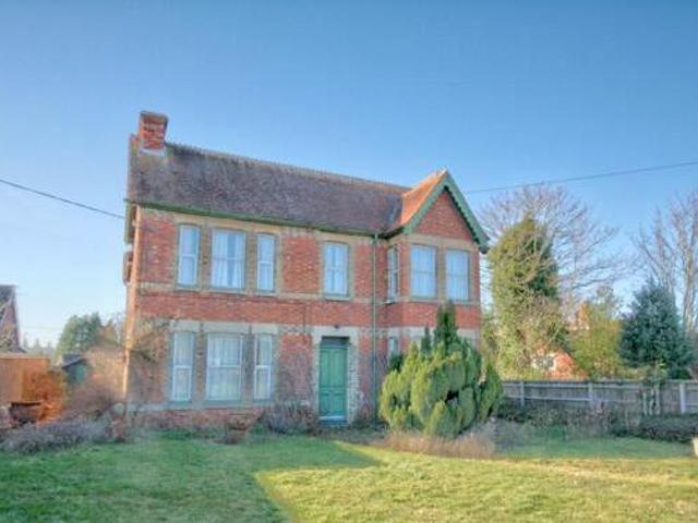 3 Bedroom Detached House For Sale In Wheatley
