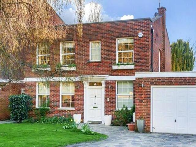 3 Bedroom Detached House For Sale In Whetstone, London