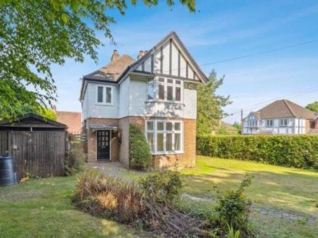 3 bedroom detached house for sale in White Lion Road Little Chalfont HP7