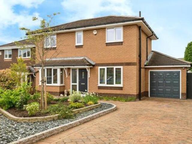 3 Bedroom Detached House For Sale In Wigan, Greater Manchester