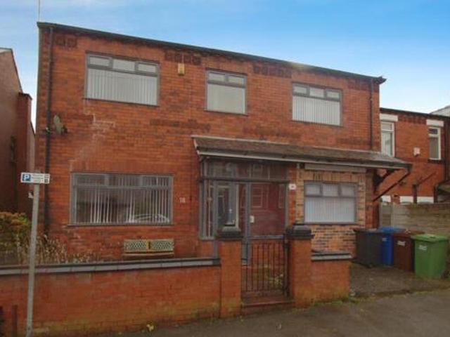 3 Bedroom Detached House For Sale In Wigan, Greater Manchester