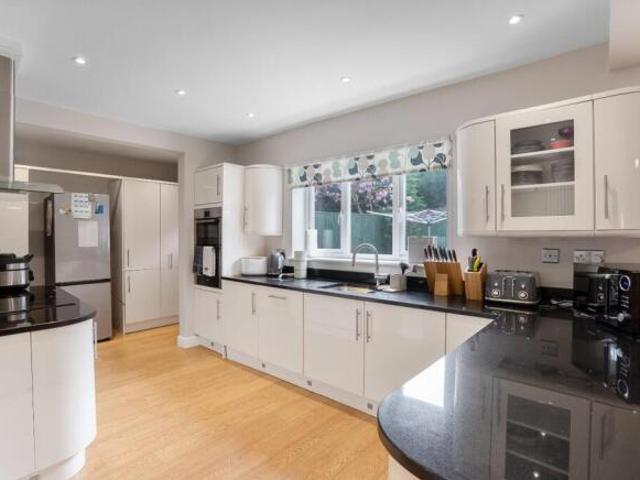 3 bedroom detached house for sale in Wike Ridge Avenue, Leeds, West Yorkshire, LS17
