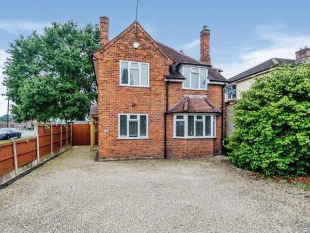 3 Bedroom Detached House For Sale In Willenhall, West Midlands