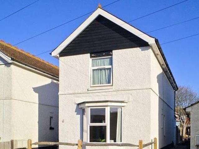 3 bedroom detached house for sale in Williams Road Chichester PO18 PO18