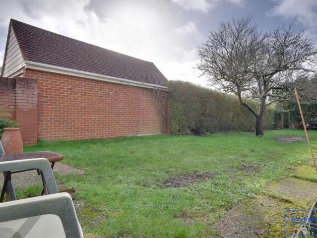 3 bedroom detached house for sale in Wimborne Road, Fleets Bridge, Poole, BH15