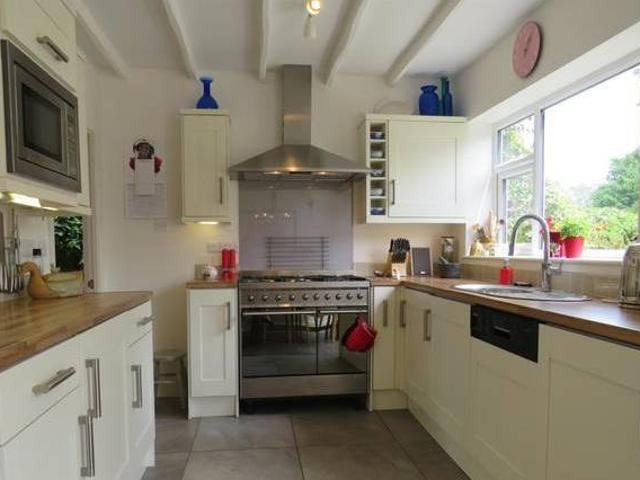 3 bedroom detached house for sale in Windermere Drive Croft Leicester LE9