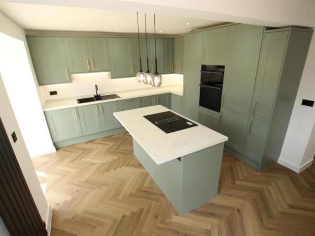 3 bedroom detached house for sale in Windsor Crescent, Northampton, NN5