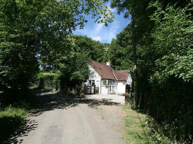 3 bedroom detached house for sale in TN27