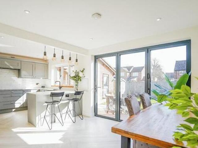 3 Bedroom Detached House For Sale In Toddington