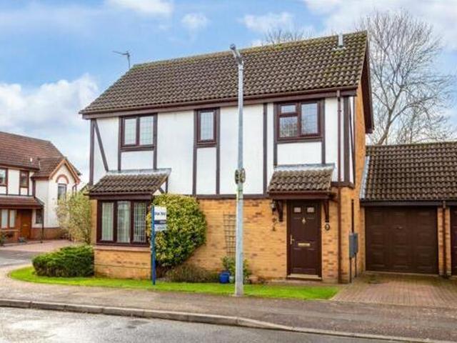 3 Bedroom Detached House For Sale In Toddington, Bedfordshire