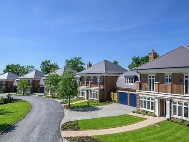 3 Bedroom Detached House For Sale In Tonbridge Road, Hildenborough