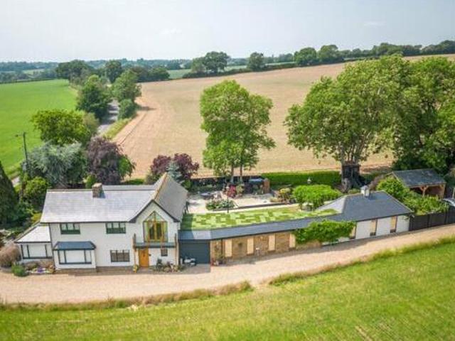3 Bedroom Detached House For Sale In Tonwell