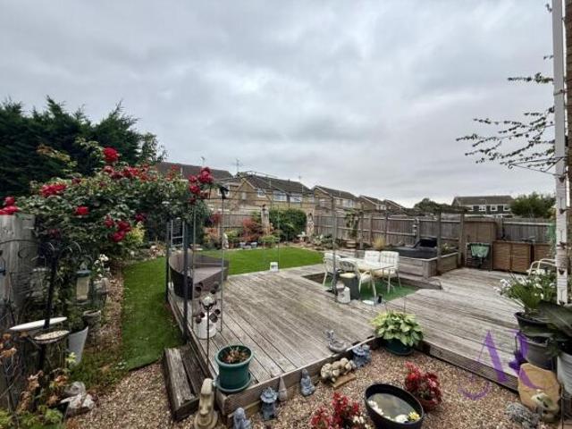 3 bedroom detached house for sale in Tennyson Drive, Newport Pagnell, MK16