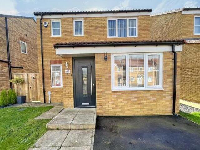 3 Bedroom Detached House For Sale In The Middles, Stanley