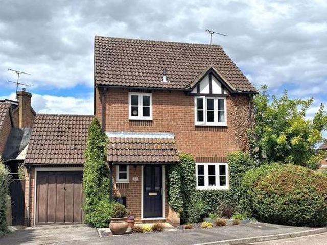 3 bedroom detached house for sale in The Orchids Chilton OX11