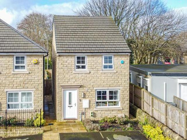3 Bedroom Detached House For Sale In The Bridleways, Eccleshill