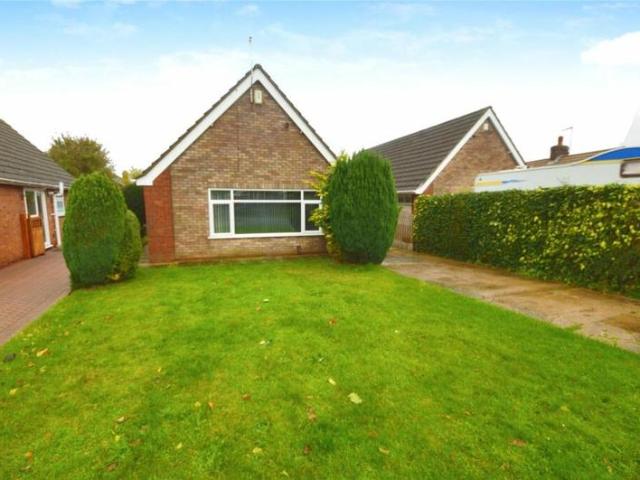 3 bedroom detached house for sale in The Crescent, Bracebridge.