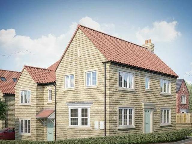 3 bedroom detached house for sale in The Croft Harthill S26