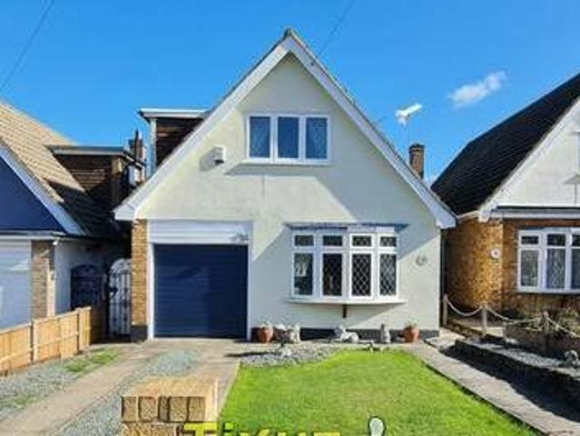 3 bedroom detached house for sale in The Fairway LeighOnSea Essex SS9 Guide Price 475000