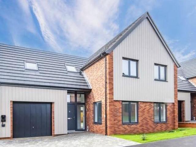 3 Bedroom Detached House For Sale In The Glebe