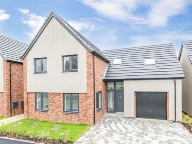 3 Bedroom Detached House For Sale In The Glebe
