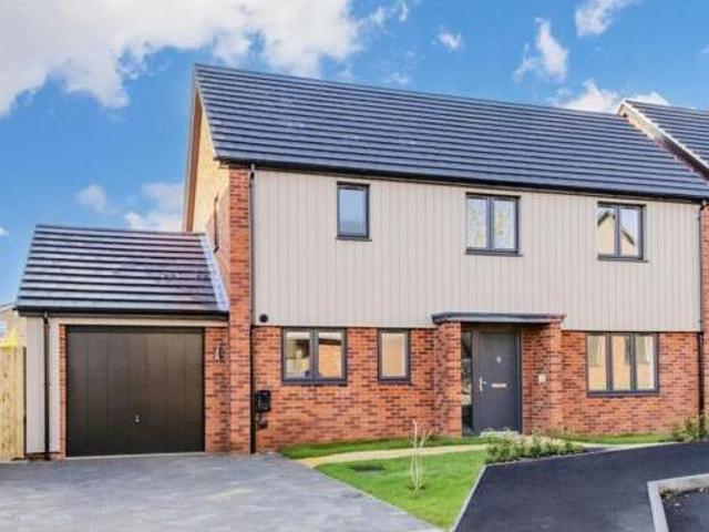 3 Bedroom Detached House For Sale In The Glebe