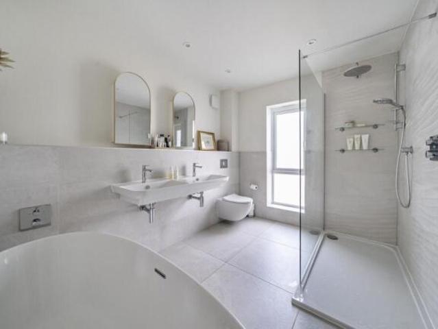3 bedroom detached house for sale in The Green, Exeter, EX2