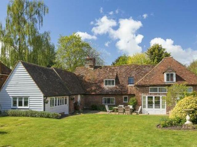 3 Bedroom Detached House For Sale In The Street