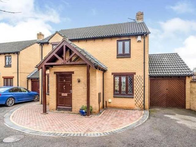 3 bedroom detached house for sale in Thirlmere Court Bristol BS30
