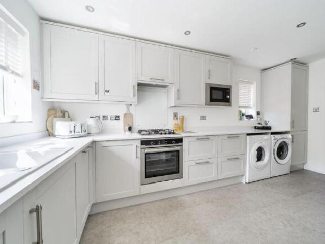 3 bedroom detached house for sale in Thor Drive, Bedford, MK41