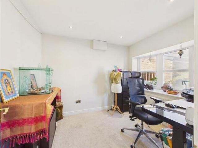 3 bedroom detached house for sale in Thornhill Close, Gateshead, NE11