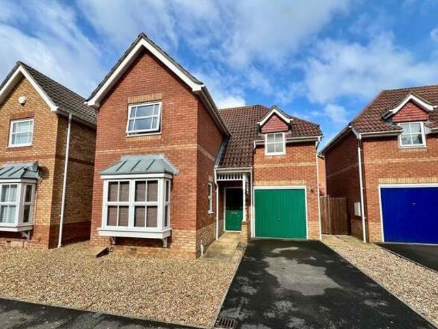 3 Bedroom Detached House For Sale In Throop