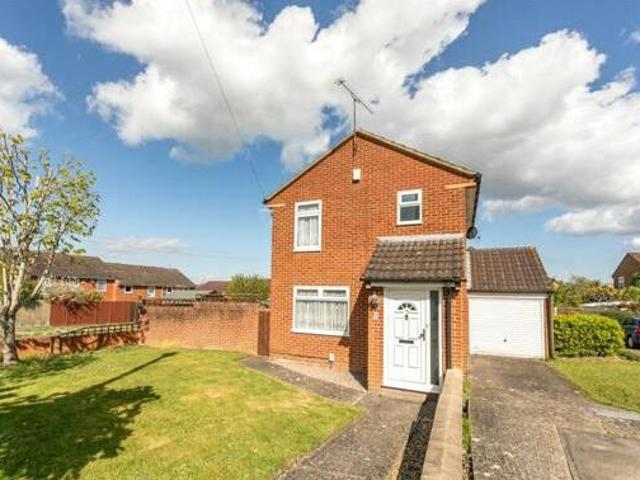 3 Bedroom Detached House For Sale In Tilehurst, Reading